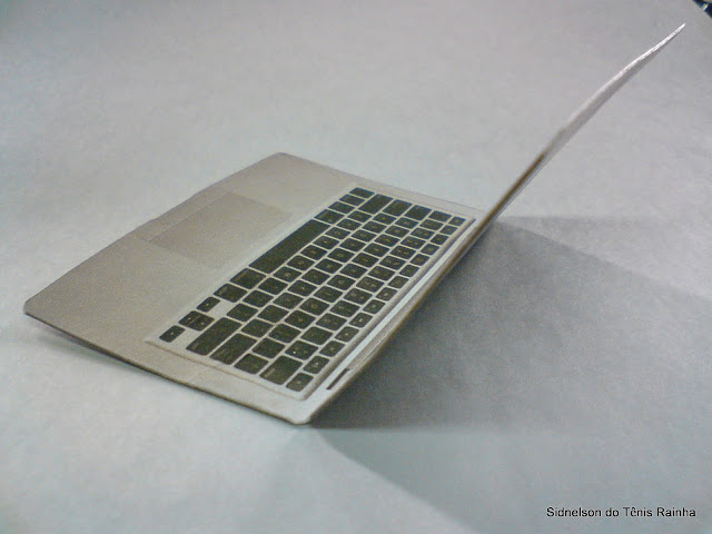 Sidnelson Papercraft: Mac Book - 30.03.2010