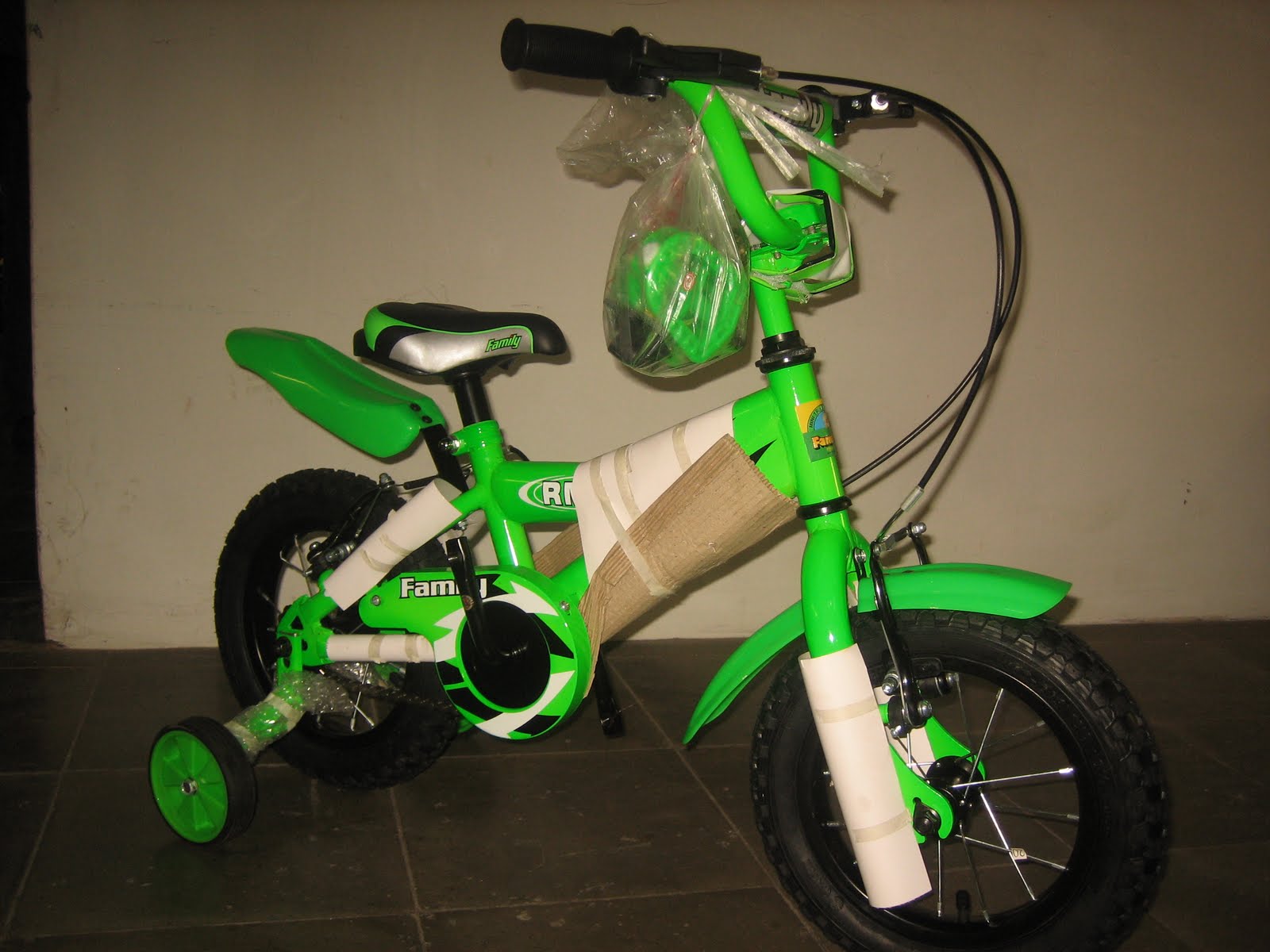 Clearance Sale: Sepeda, Mainan Anak dan Perlengkapan Bayi: Sepeda Anak ...