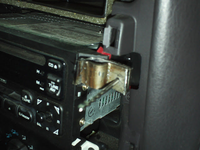 Radio lock box in XJ? | Jeep Enthusiast Forums