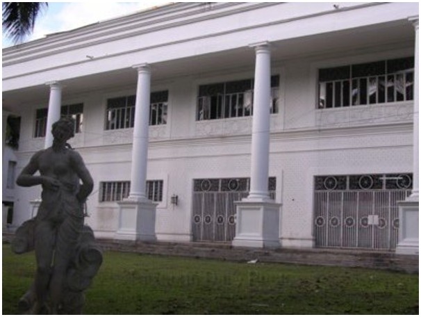 Tacloban Daily Photo: People's Center and Library