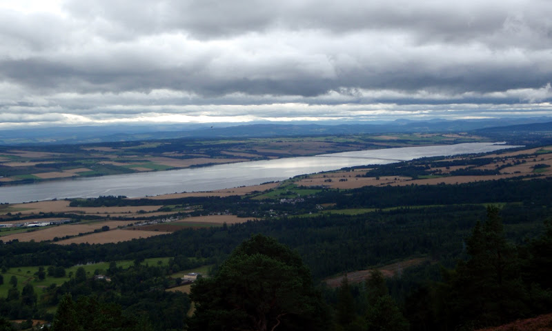 Walk Report - Fyrish Monument, near Alness (Cnoc Fyrish) • Walkhighlands
