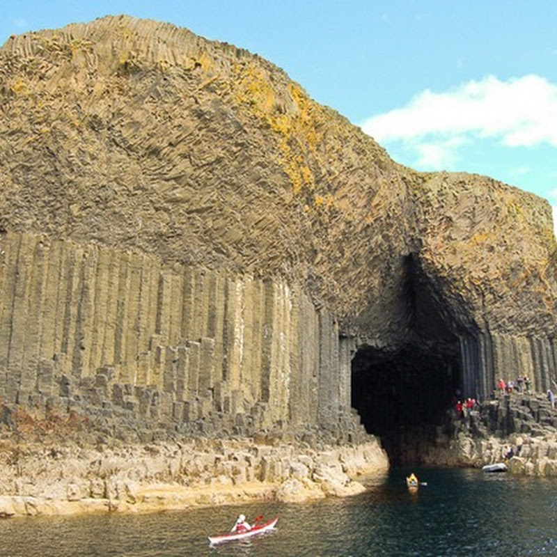 Spectacular Caves and Rocks at Staffa Island | Amusing Planet