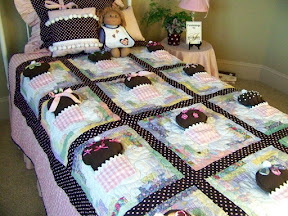 Michele Bilyeu Creates *With Heart and Hands*: 3D Cupcake Quilt