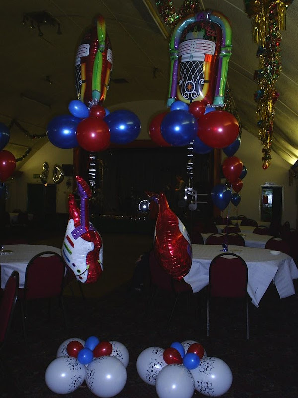 Rhythm Balloons: Football, Jukebox and Clown Sculptures