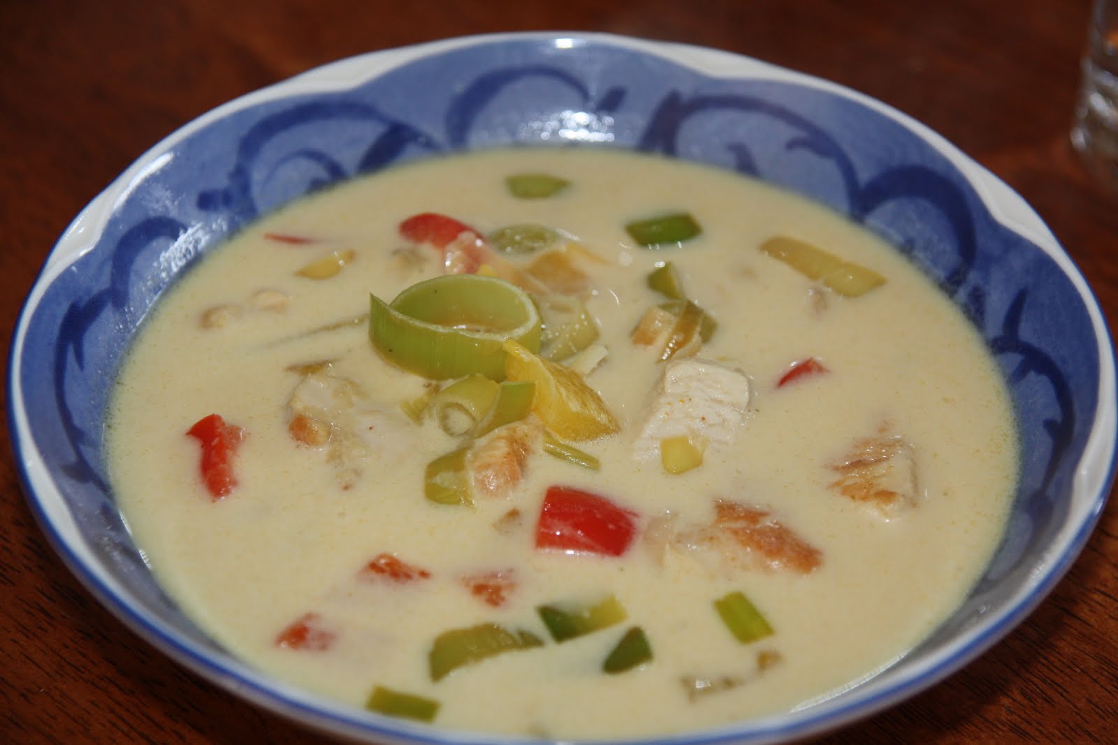 Liv og røre med hund og hest: Kremet kyllingsuppe med grønnsaker og ...