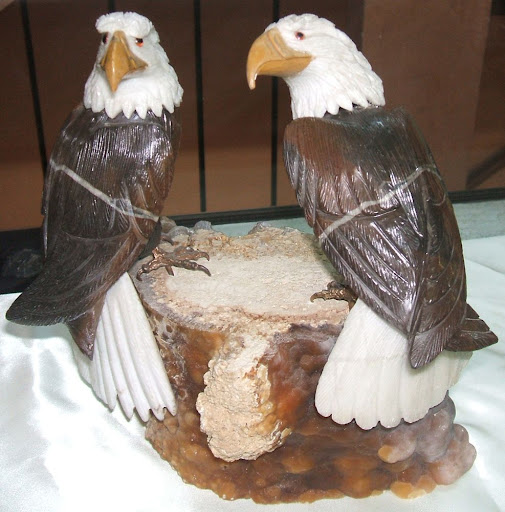 Art In Stone Pareja De Aguilas