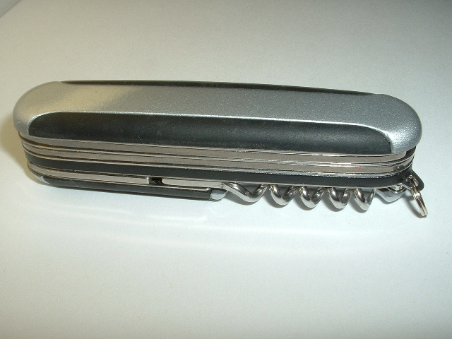 Anyone familiar with Richartz swiss style knives?