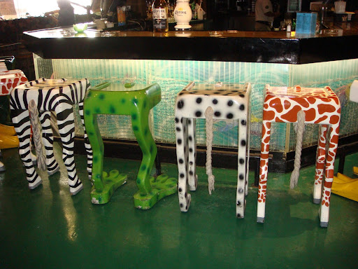 Bar stool for arcade cabinet