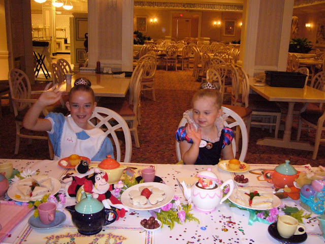 Wonderland Tea-party at 1900 Park Fare - theDIBB