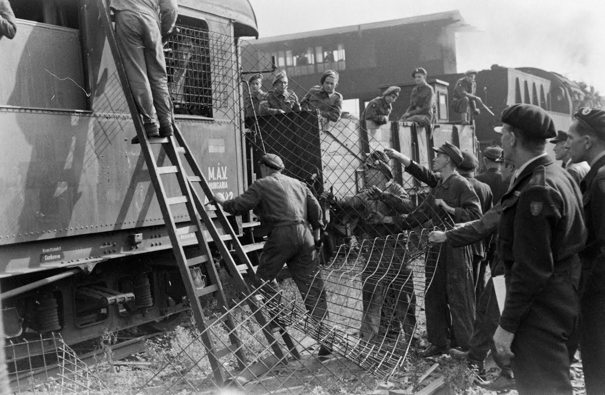 Exodus, 1947-Jews (Camps, Train Scenes) - Walter Sanders — Google Arts ...