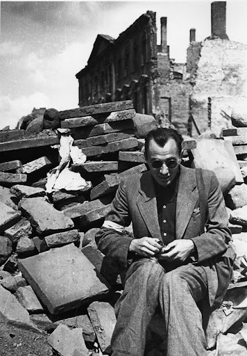 Photographs from the Warsaw Rising — Google Arts & Culture