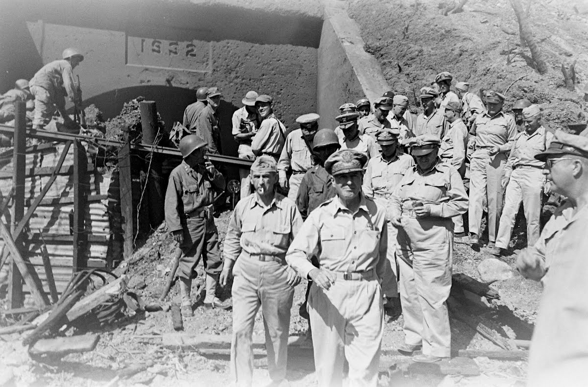 Macarthur Returns To Corregidor - Carl Mydans — Google Arts & Culture