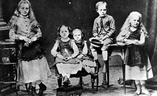 Marie Curie - Google Cultural Institute