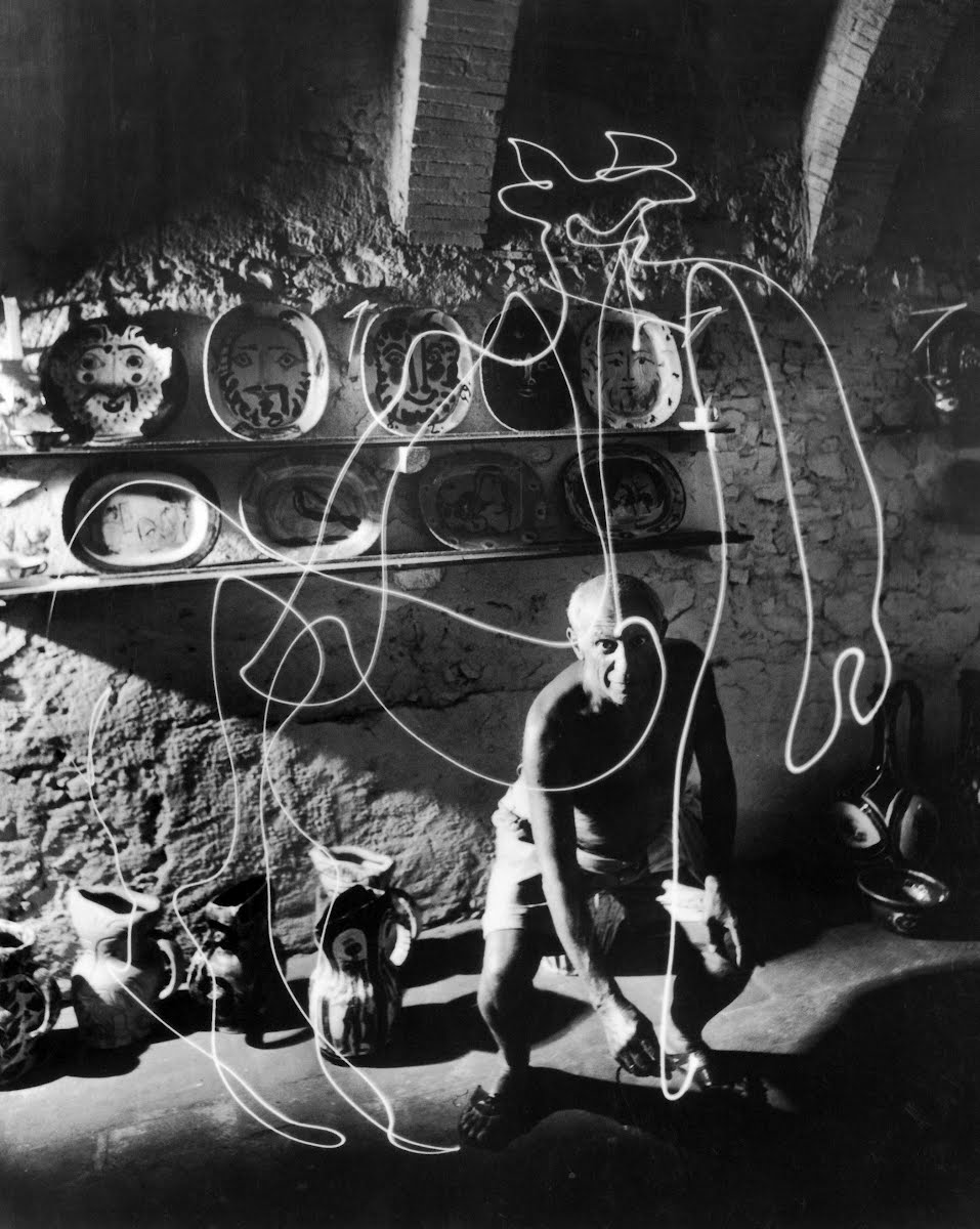 Picasso Drawing With Light - Gjon Mili — Google Arts & Culture