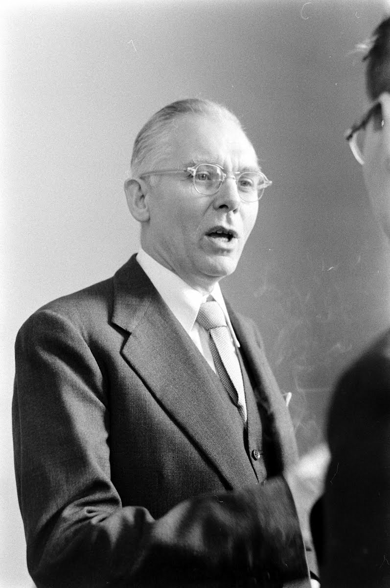 Un General Assembly - Walter Sanders — Google Arts & Culture