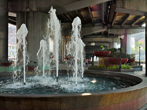 Magallanes Flyover Fountains Portal in Bangkal Metro Manila Philippines ...
